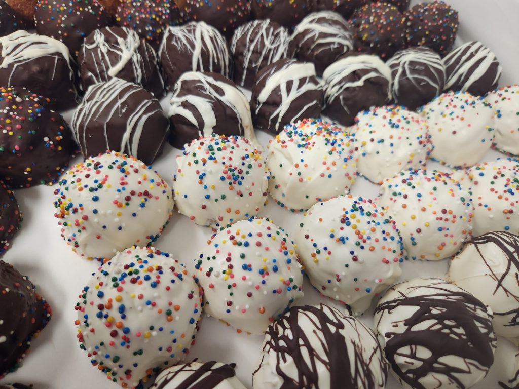 Custom Mini Macaroons – Hot Cookie